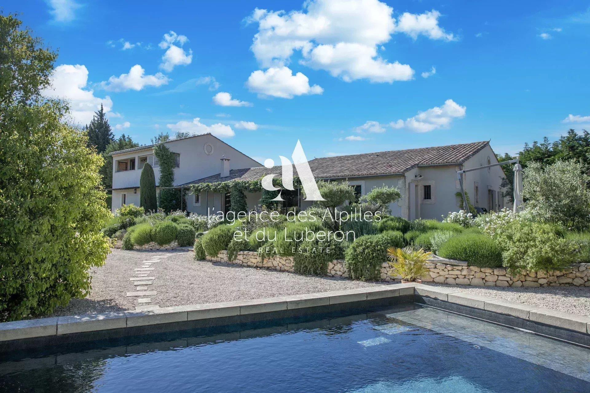 Maussane-Les-Alpilles - Office House Near Town Centre