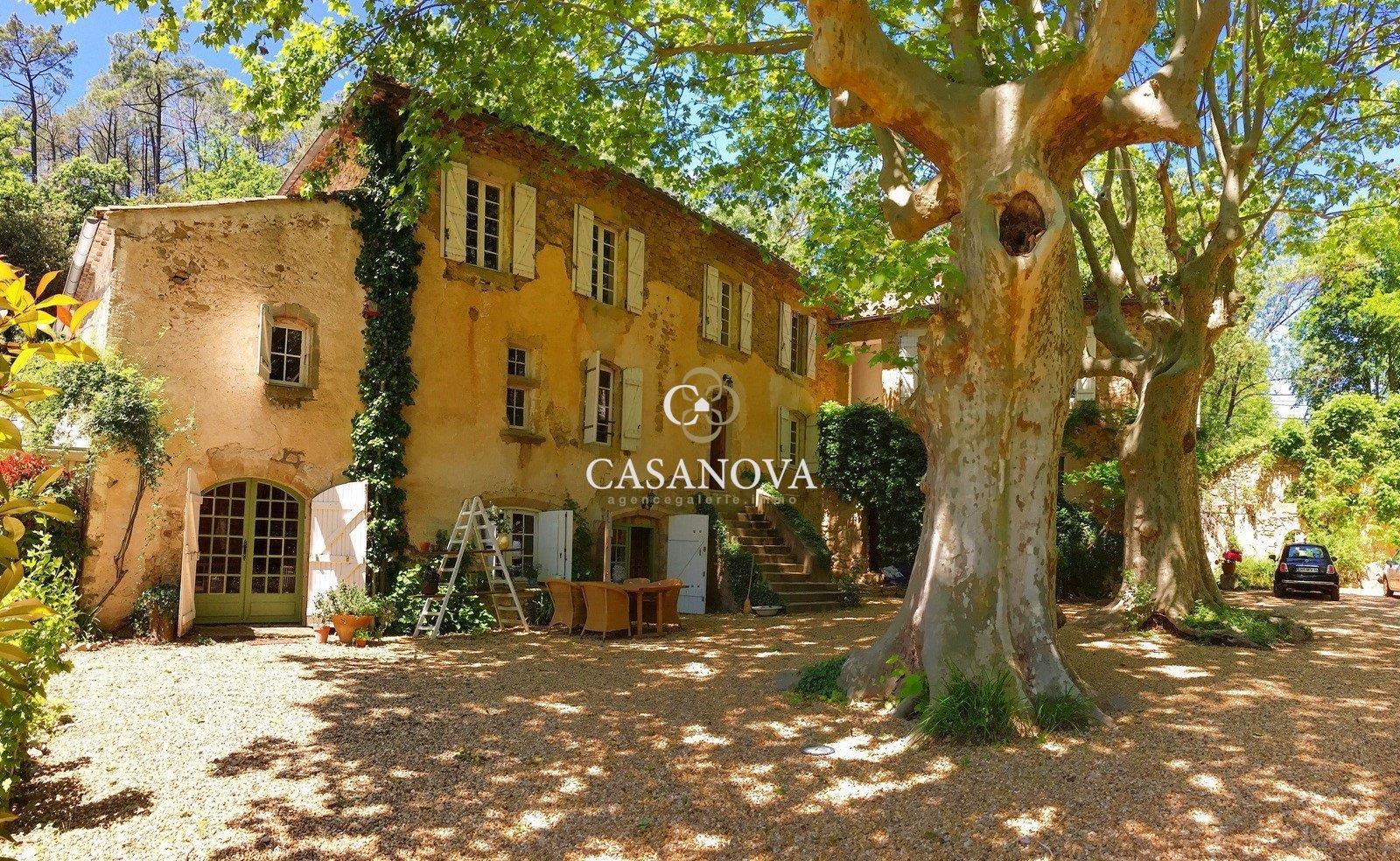 Provençal (farm)house