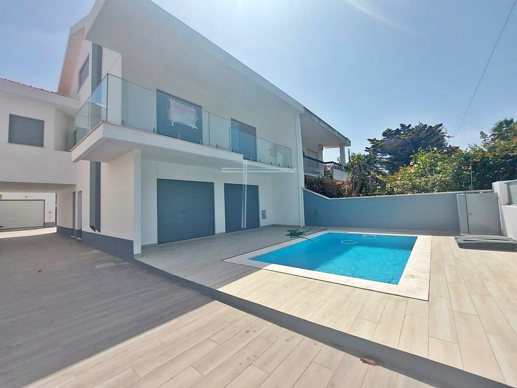 Semi-Detached house T5 with use of attic, totally remodeled, located 3 ...